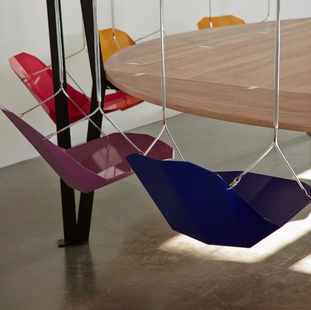 Round Swing Table – Fubiz Media