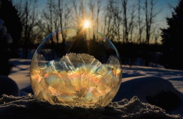 Frozen Bubble Ice Crystals – Fubiz Media