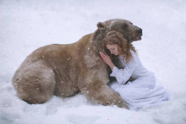 Portraits of Women with Wild Animals – Fubiz Media