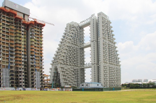 The Two Connected Tower Blocks in Singapore – Fubiz Media