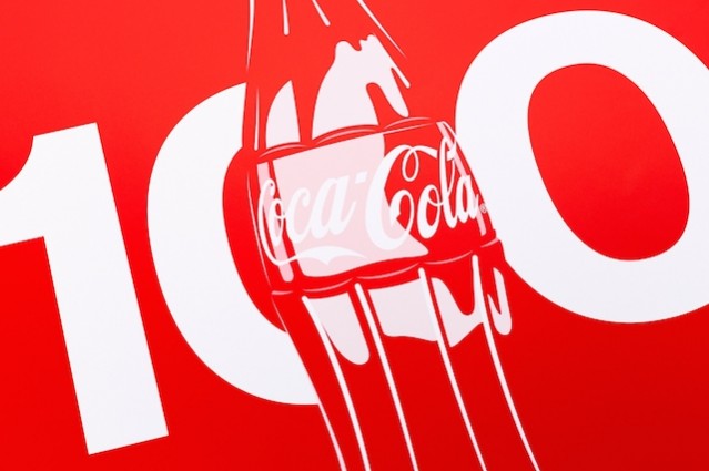 100 Years of the Iconic Coca Cola Bottle Posters – Fubiz Media