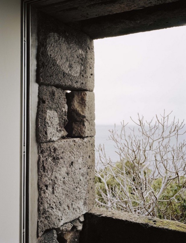 A House Inside a Ruin – Fubiz Media