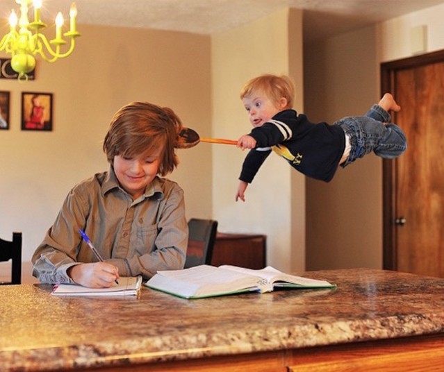 Down’s Syndrome 18-month-old Son Flying – Fubiz Media