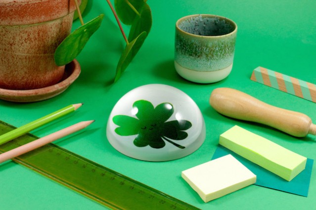 Crystal Paperweight Design – Fubiz Media