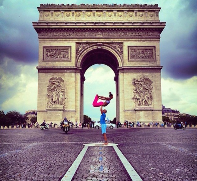Gravity Defying Yoga Poses In Photos – Fubiz Media