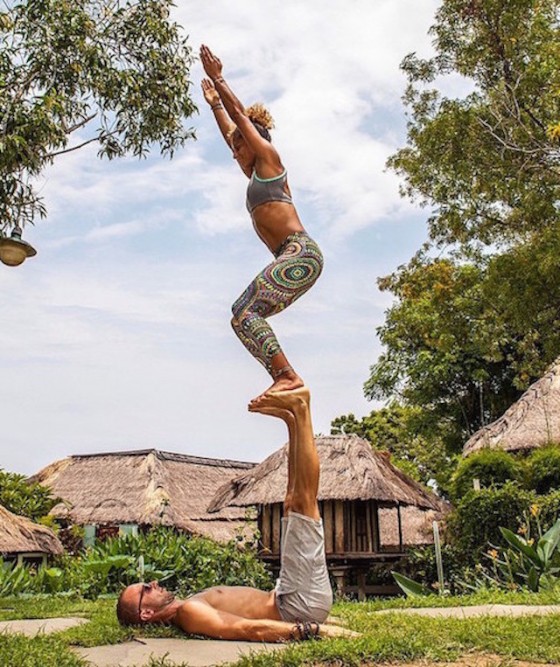 Gravity Defying Yoga Poses In Photos – Fubiz Media