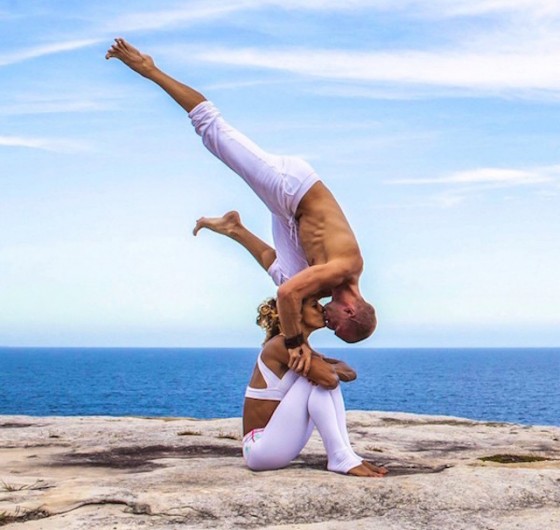 Gravity Defying Yoga Poses In Photos – Fubiz Media