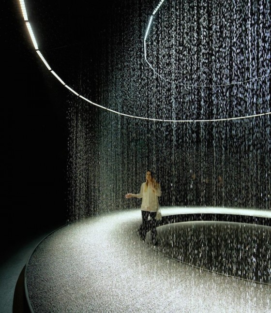 Light in Water Installation – Fubiz Media