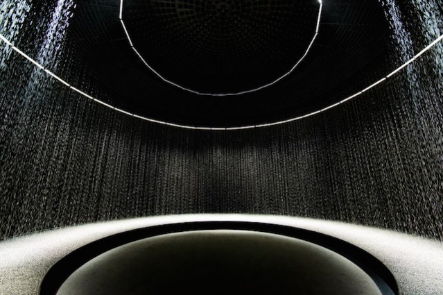 Light in Water Installation – Fubiz Media