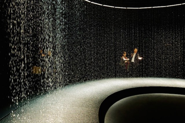 Light in Water Installation – Fubiz Media
