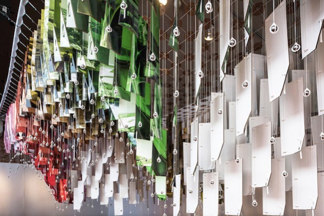 Floating Installation Made of 800 Panels – Fubiz Media