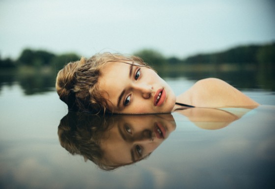 Young Women Intimate Portraits – Fubiz Media