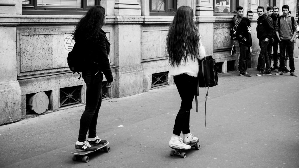 People in Today’s Paris – Fubiz Media
