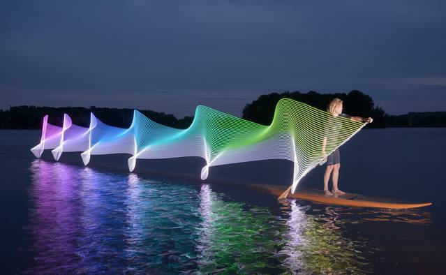 Movements Captured in Light Painting – Fubiz Media