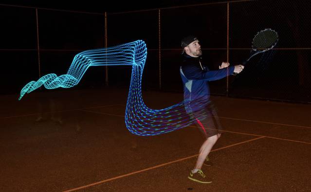 Movements Captured in Light Painting – Fubiz Media