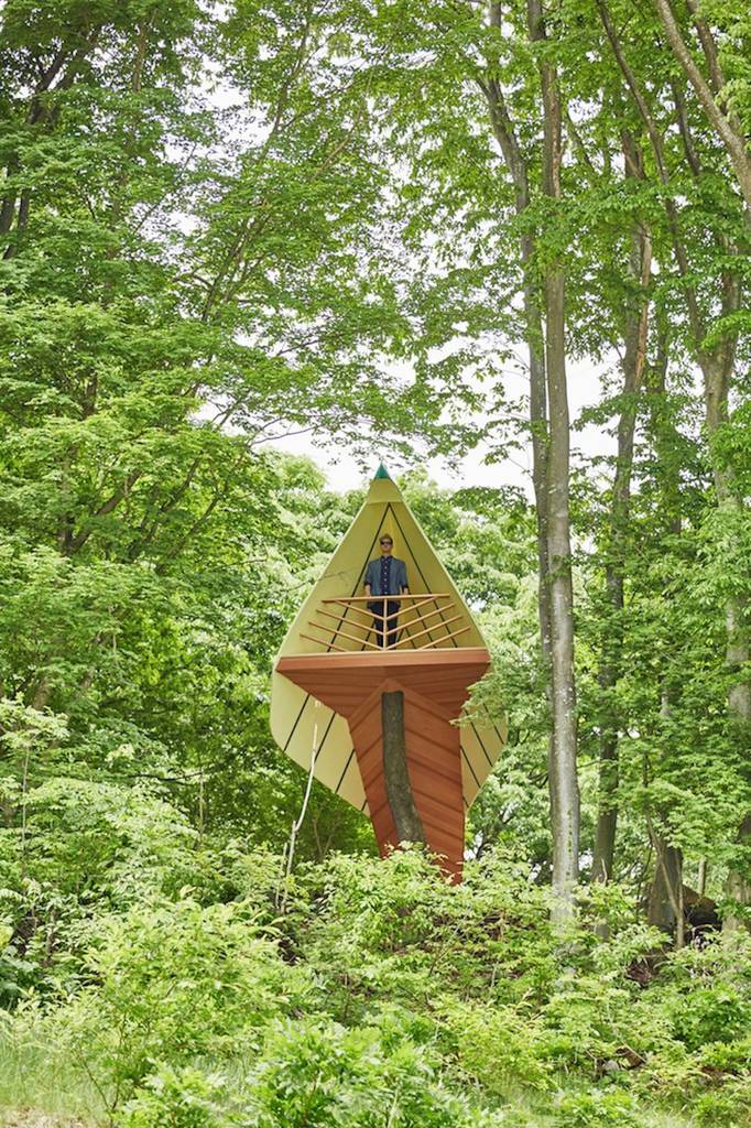Noma Bar Treehouse Shaped Like a Bird – Fubiz Media