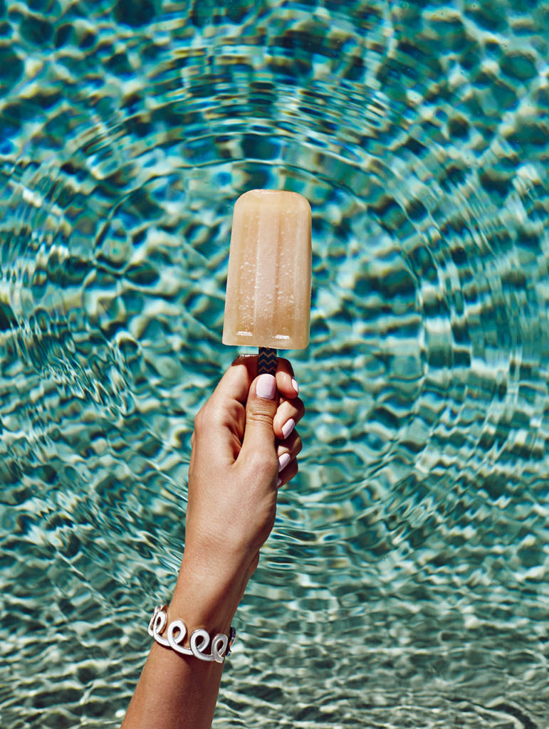 Summer Pool Party Fashion Photography – Fubiz Media