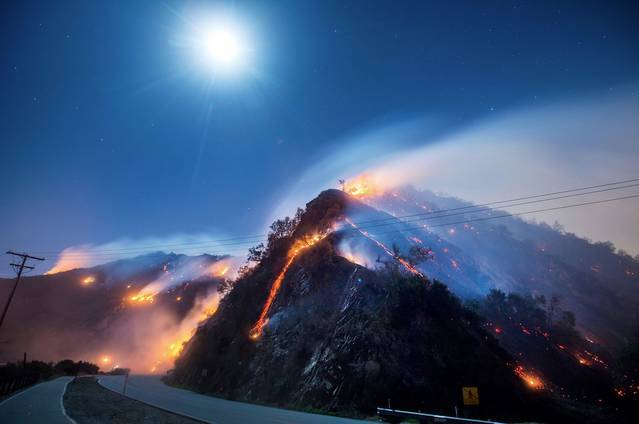 Wildfire Long Exposure Photography – Fubiz Media