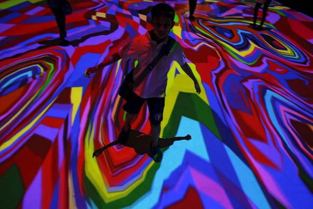 Interactive Projection Installation in Singapore – Fubiz Media