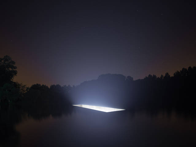 Rectangular Light Installation on Water – Fubiz Media