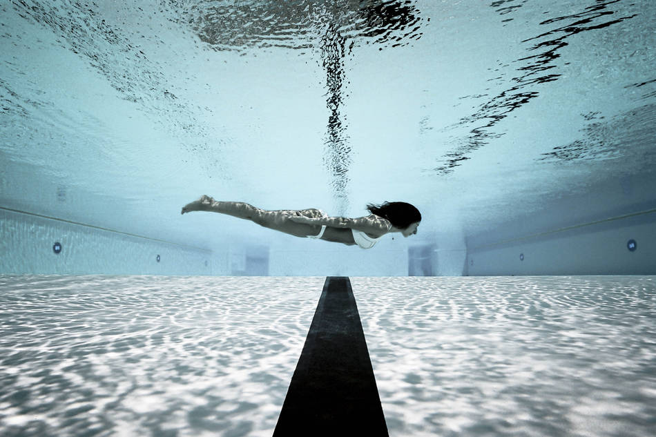 Underwater Pool Photography – Fubiz Media