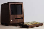 Wooden Apple Macintosh with Golden Keyboard – Fubiz Media