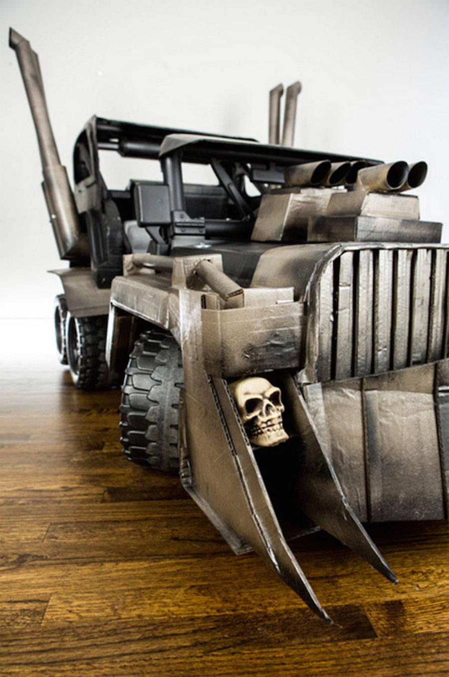 Mad Max War Rig for Kids – Fubiz Media