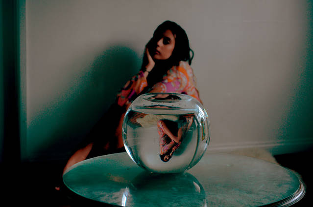 Women Portraits Through a Fishbowl – Fubiz Media