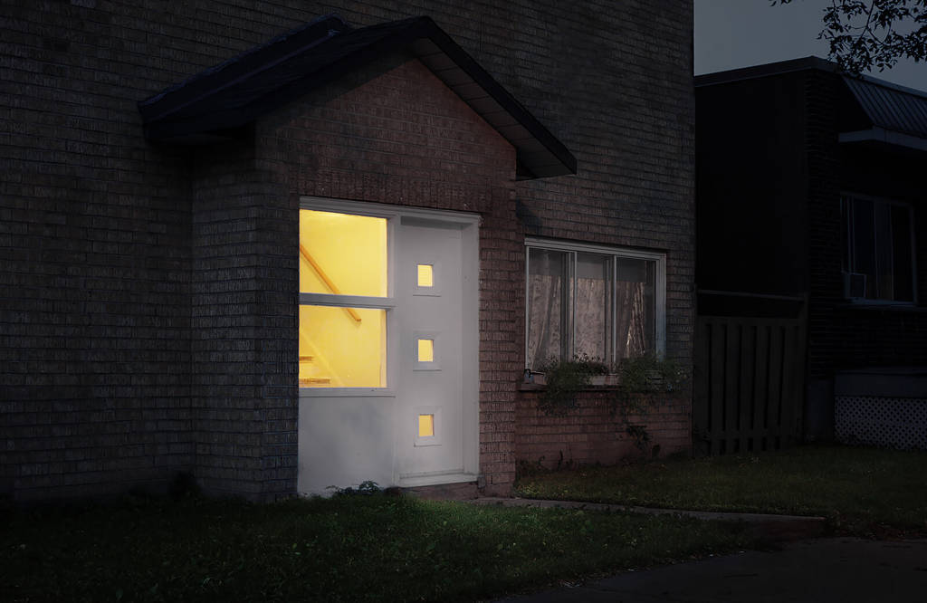 Lonely Lights Through Doors and Windows – Fubiz Media