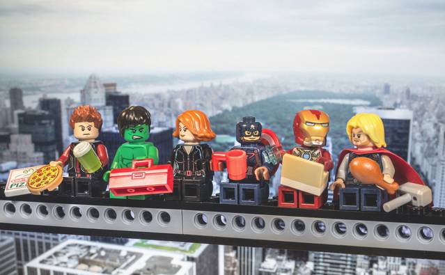 LEGO Scenes with Pop Culture Figurines – Fubiz Media