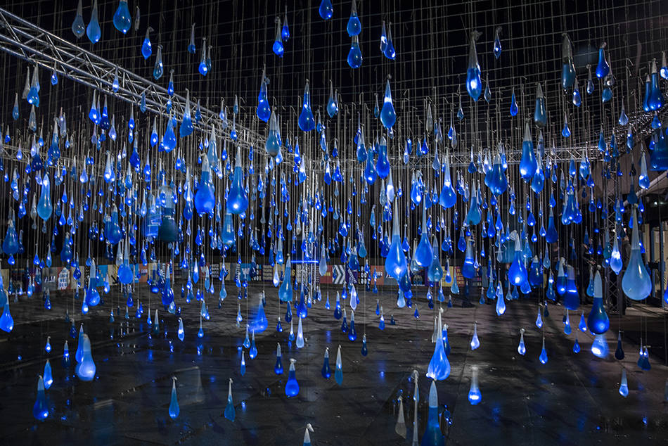 Interactive Light Rain Drops Installation – Fubiz Media