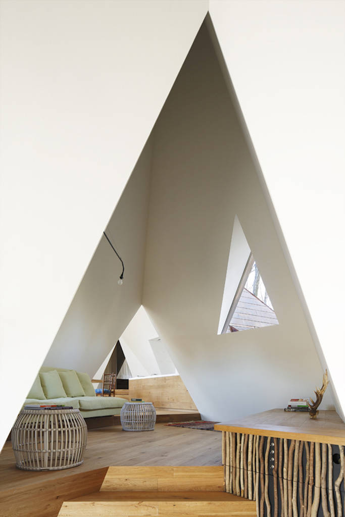 Tipi Houses in the Woods – Fubiz Media