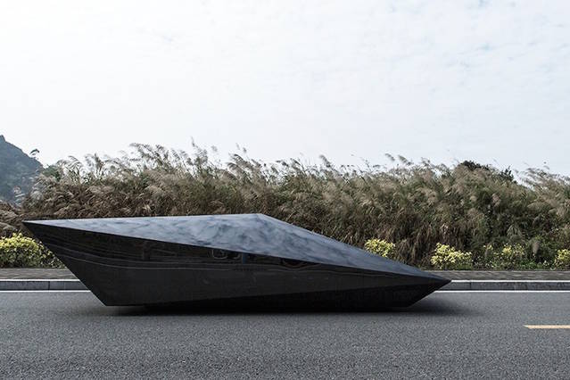 Lo Res Car by United Nude – Fubiz Media