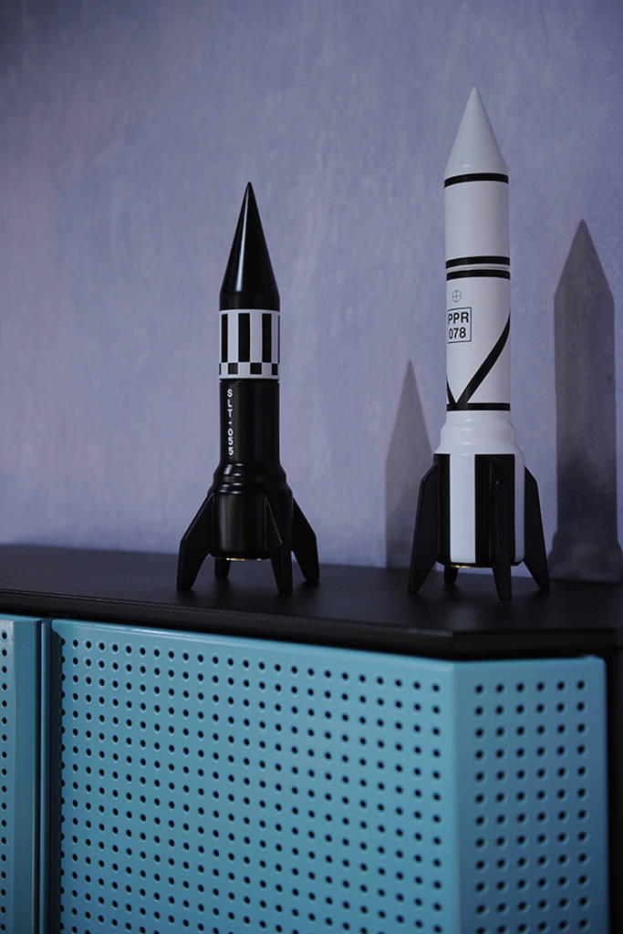 Cosmic Set of Porcelain – Fubiz Media