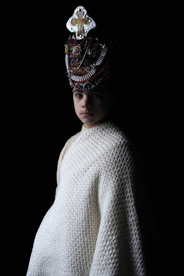 Majestic Traditional Costumes Around the World – Fubiz Media
