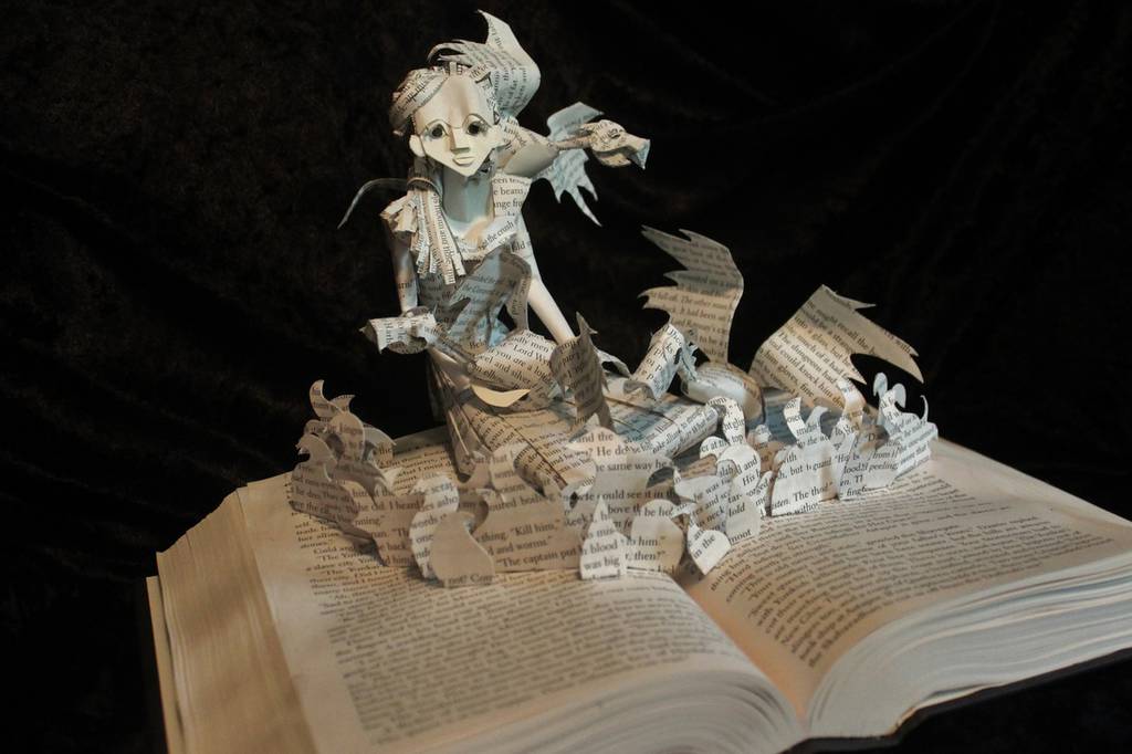 Inventive Fairytale-Like Book Sculptures – Fubiz Media