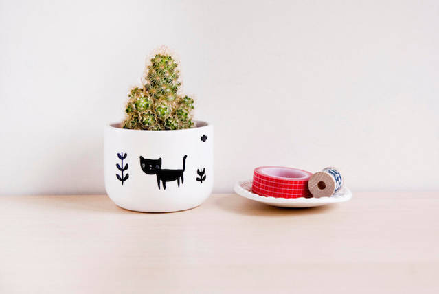 Cute Handpainted Ceramic Pots and Cups – Fubiz Media