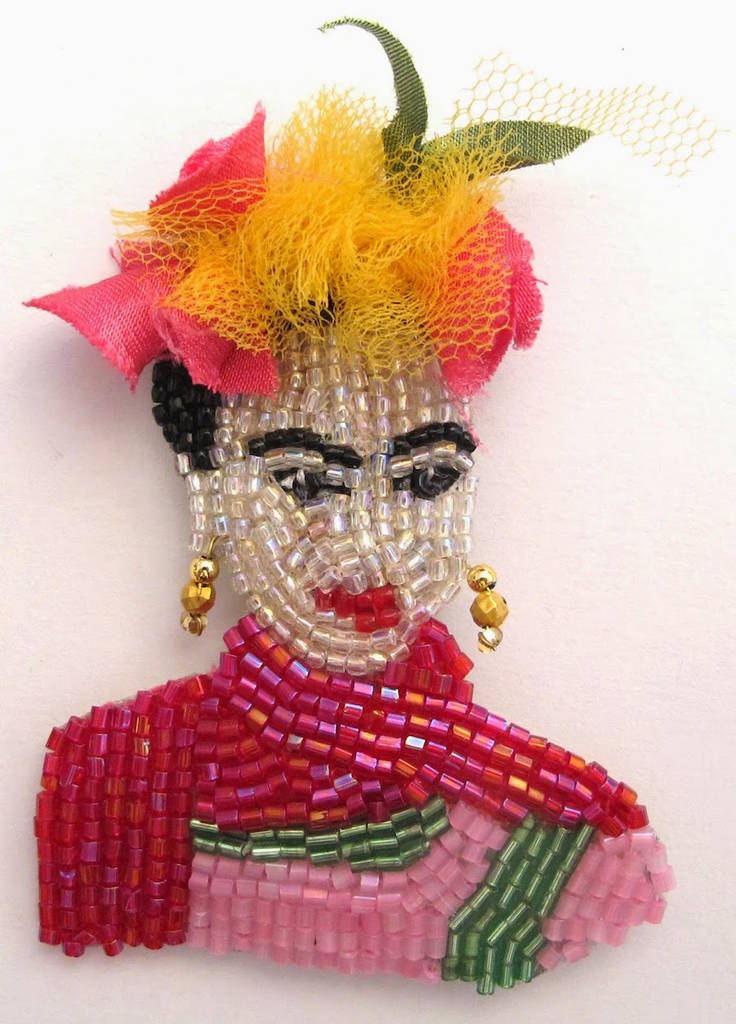 Handmade Beaded Pins of Celebrities – Fubiz Media