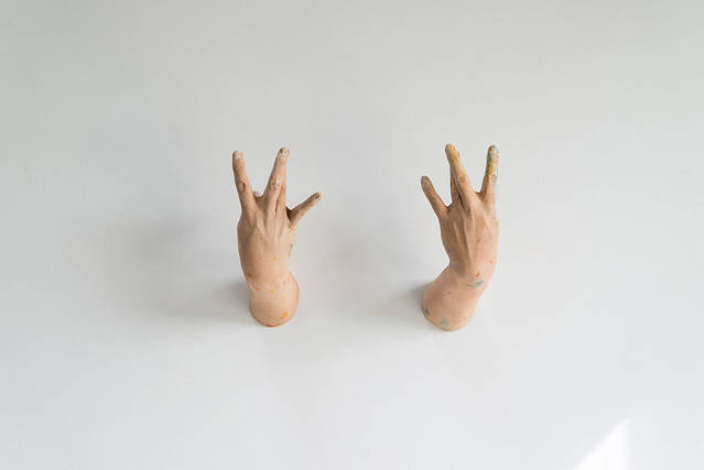 Hyperrealistic Human Hands Sculptures – Fubiz Media