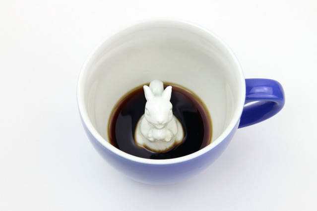 Funny Cups Revealing Hidden Creatures – Fubiz Media