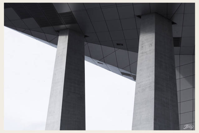 Beauty of Geometrical Buildings in Lyon – Fubiz Media