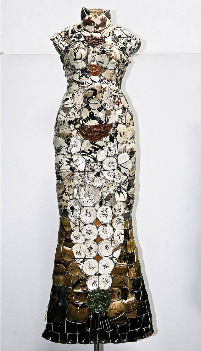 Incredible Traditional Chinese Ceramic Clothes – Fubiz Media