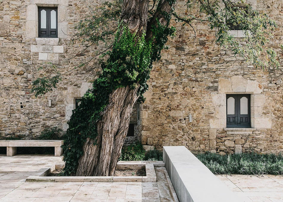 Peratallada Castle in Spain – Fubiz Media