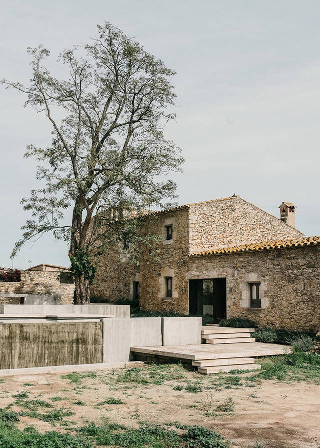 Peratallada Castle in Spain – Fubiz Media