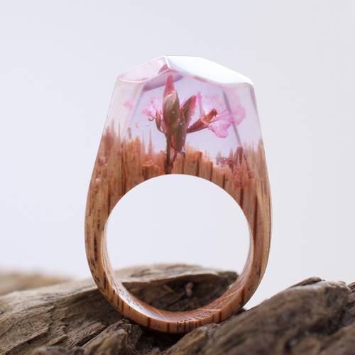 Wooden Rings with Magnificent Tiny Fantasy Landscapes – Fubiz Media