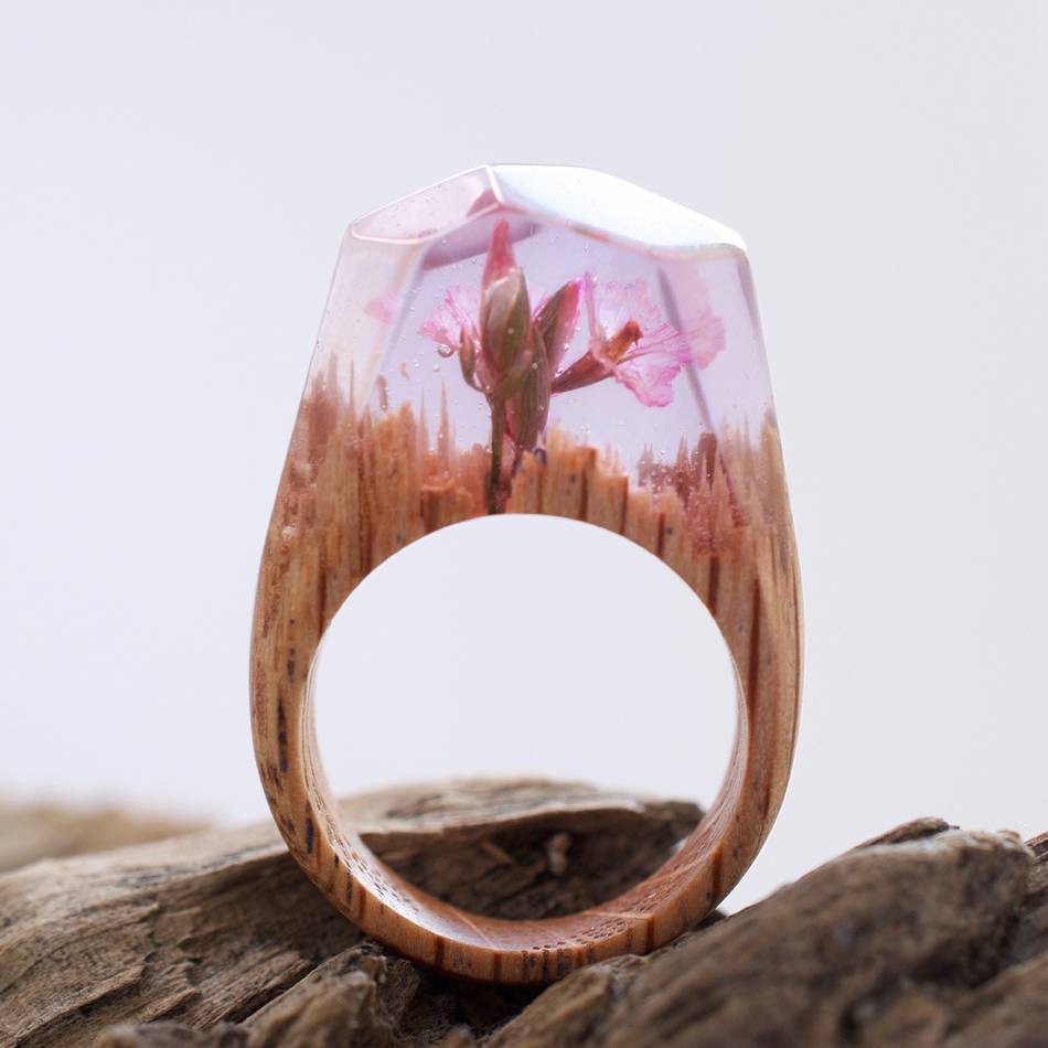 Wooden Rings with Magnificent Tiny Fantasy Landscapes – Fubiz Media