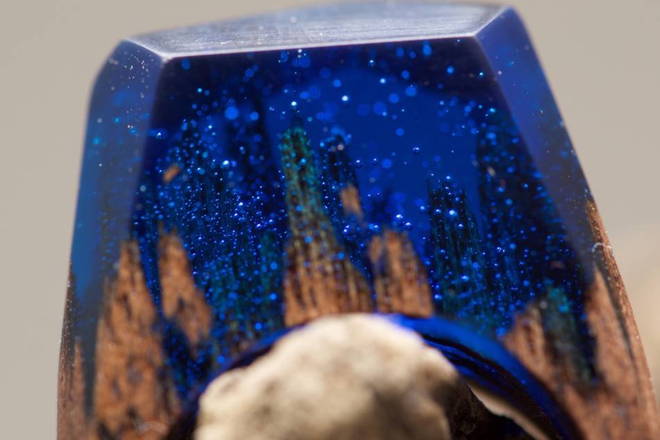 Wooden Rings with Magnificent Tiny Fantasy Landscapes – Fubiz Media