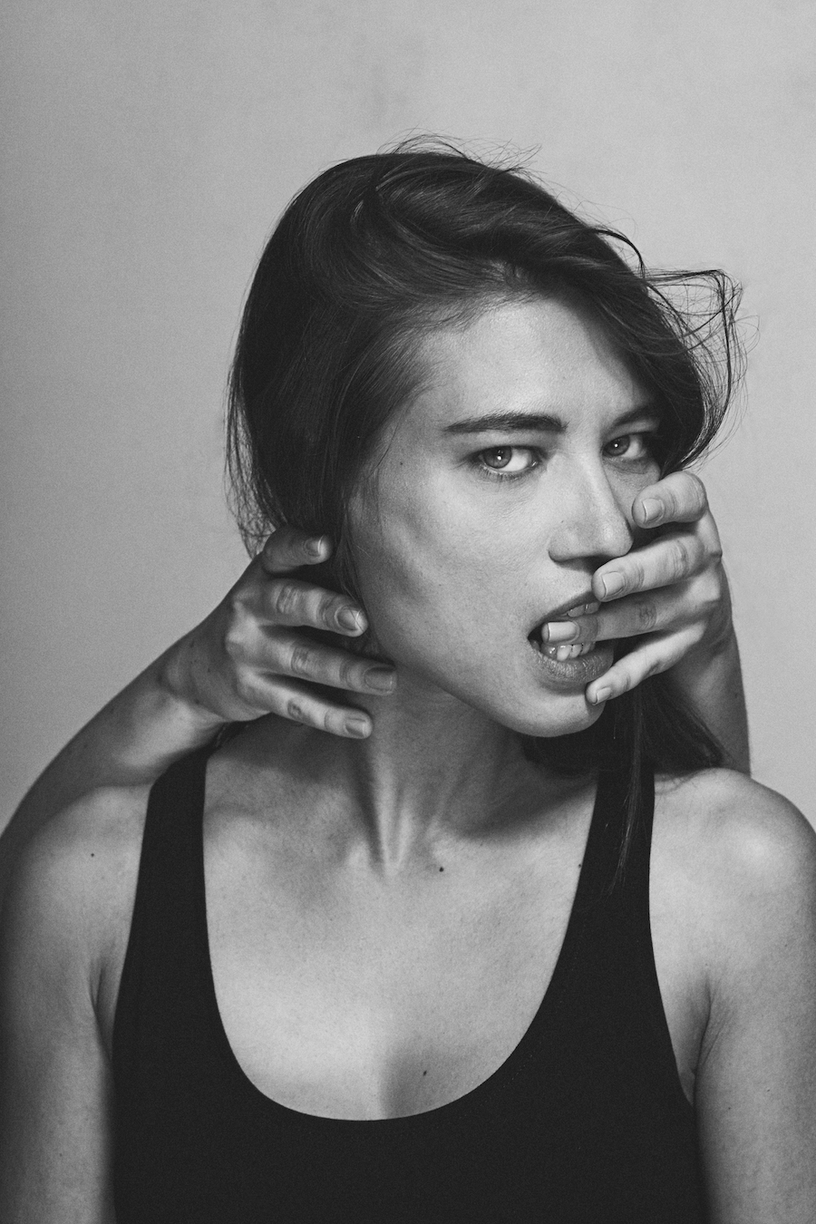 Womanization Black & White Portraits – Fubiz Media
