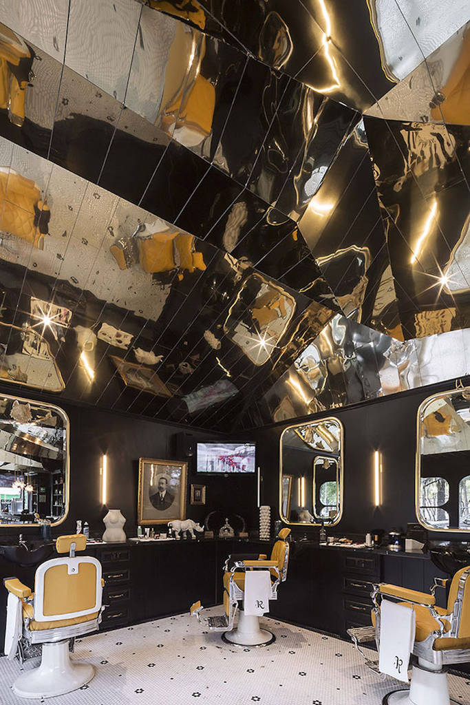 Gold and Black Barbershop in Mexico City – Fubiz Media
