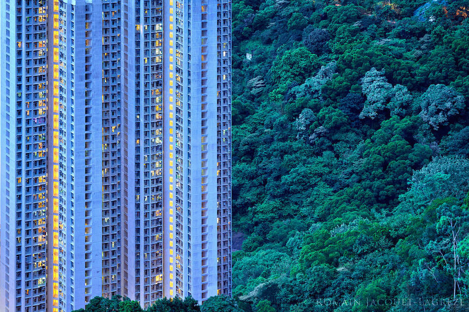 Stunning Blue Cityscapes in Hong Kong – Fubiz Media